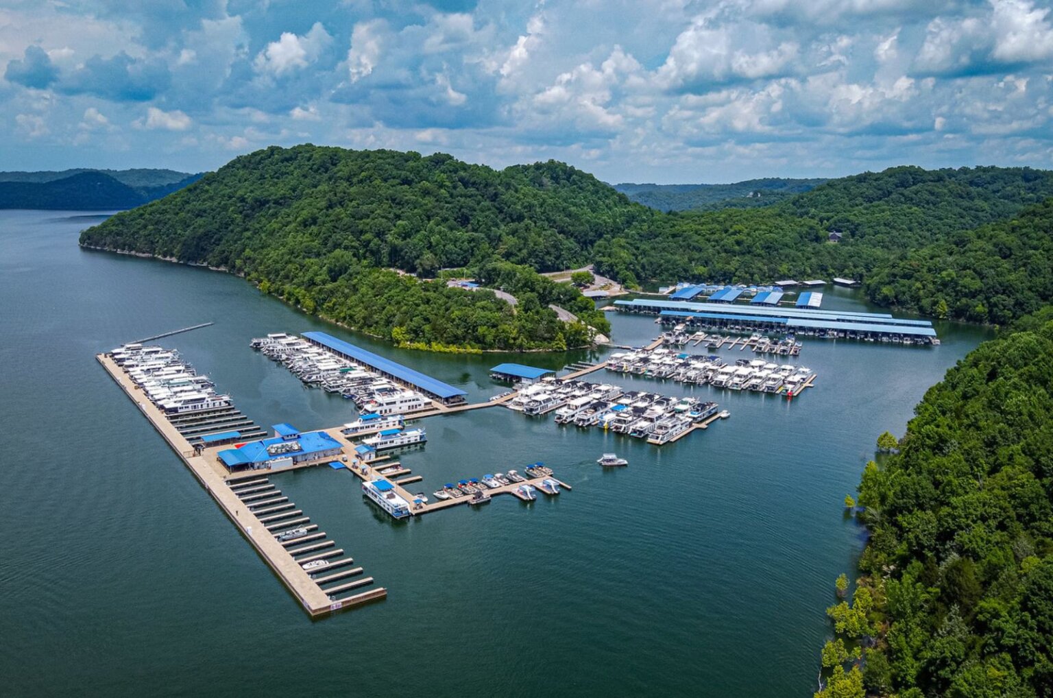 Yearly Slips, Boat Slip Rental, Transient Slips | Hurricane Marina